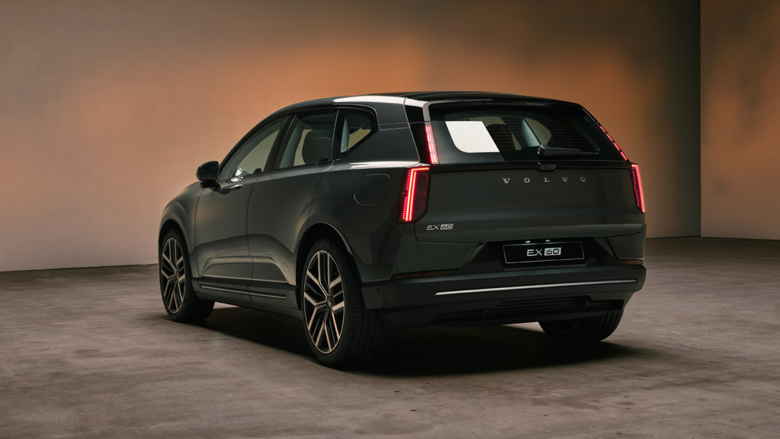 Volvo reveals ‘game-changing’ EX60 with 809km range | Move Electric