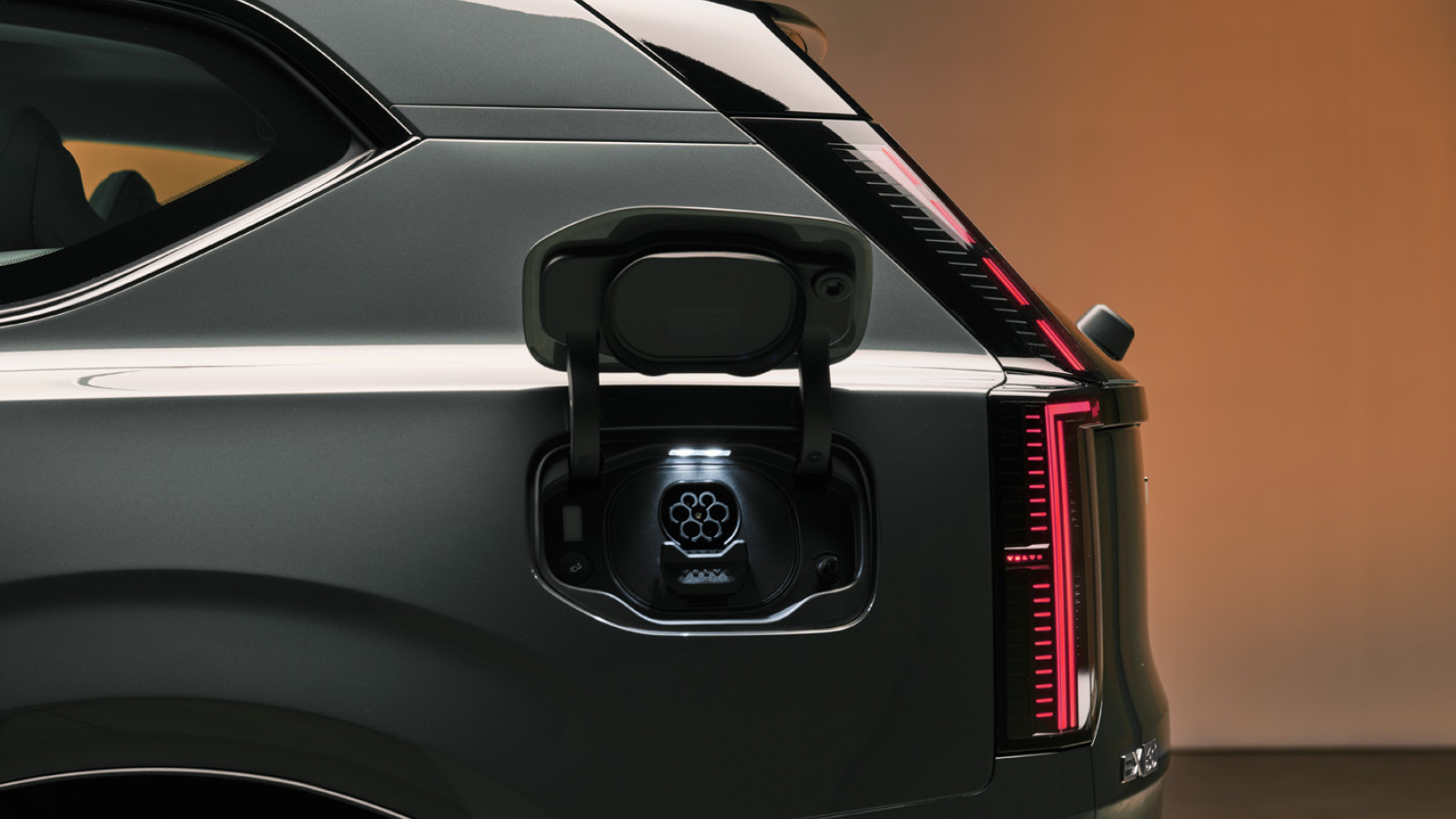 Volvo reveals ‘game-changing’ EX60 with 809km range | Move Electric