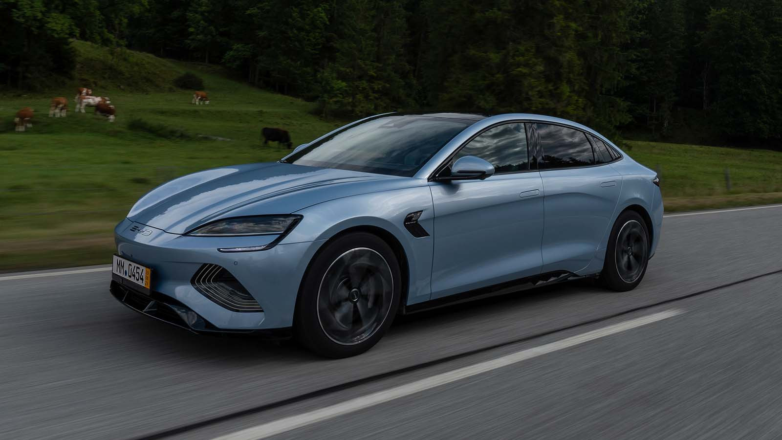 Review: is the BYD Seal saloon better than the Tesla Model 3? | Move ...